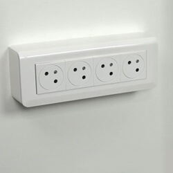 Comment remplacer une ancienne prise apparente par des prises ...