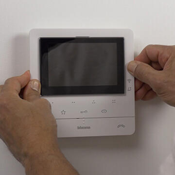 Comment installer le kit portier vidéo connecté Classe 100X ...