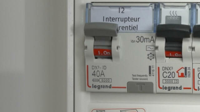 Installer un interrupteur différentiel dans mon tableau électrique - particulier | Legrand