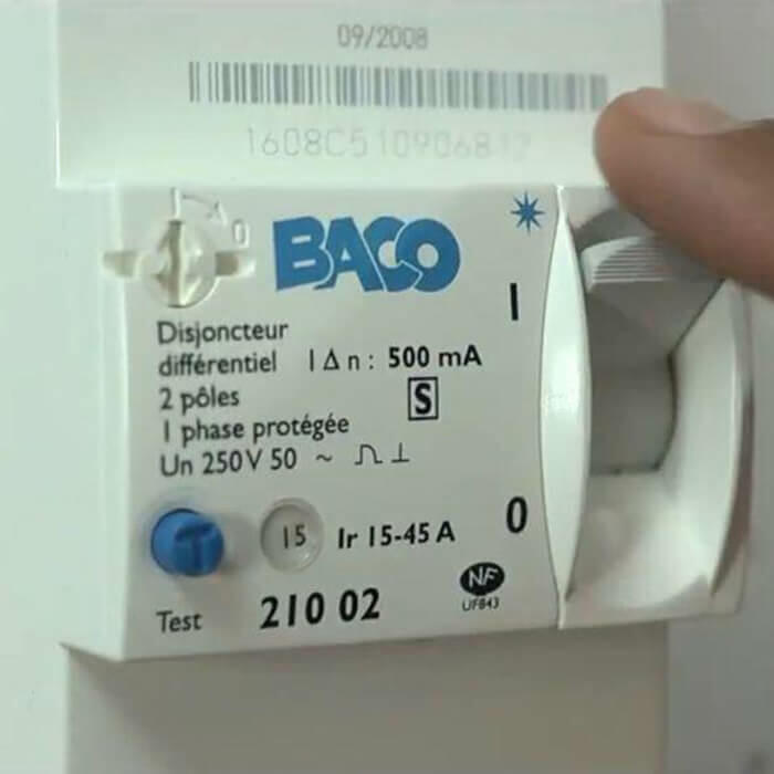 Comment fixer une prise au mur ? - particulier | Legrand